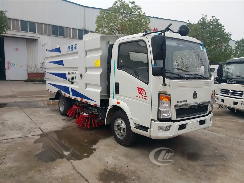 De Straatvegervrachtwagen 5CBM van Howo 4 X 2 van de stads ...
